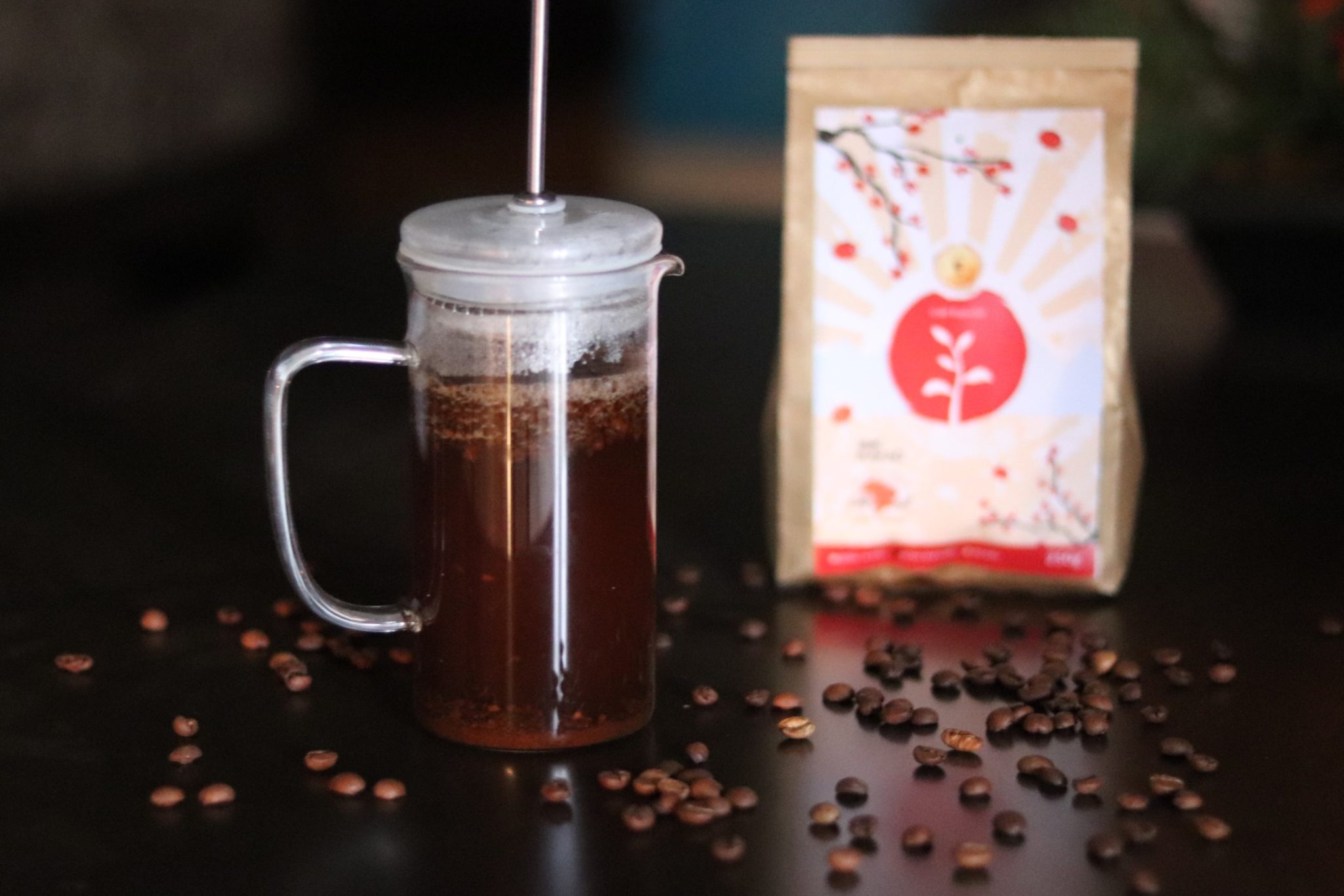 O que é e como a prensa francesa funciona - Cafés do Brasil Club