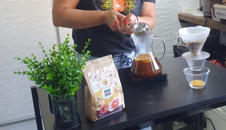 Café com caldo de cana-de-açúcar, a famosa Garapa – Cafés do Brasil Club